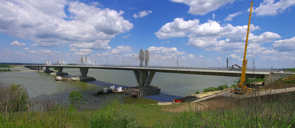 Ciudad FCC: New Europe bridge